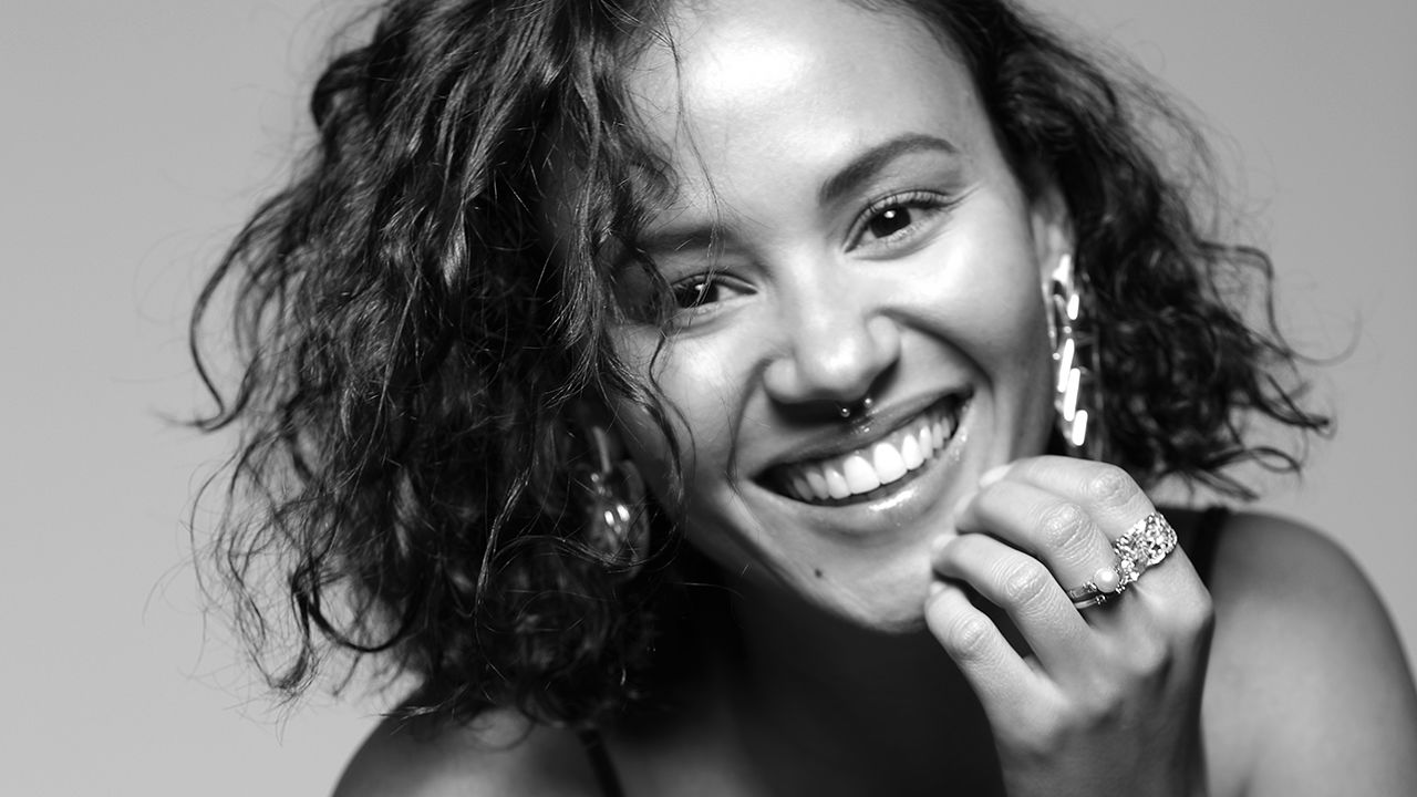 Mayra Andrade » Manga • LE ZEF