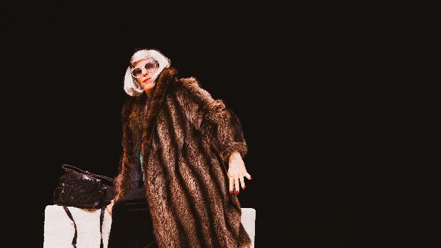 Dans ton intérieur » Julia Perazzini • LE ZEF